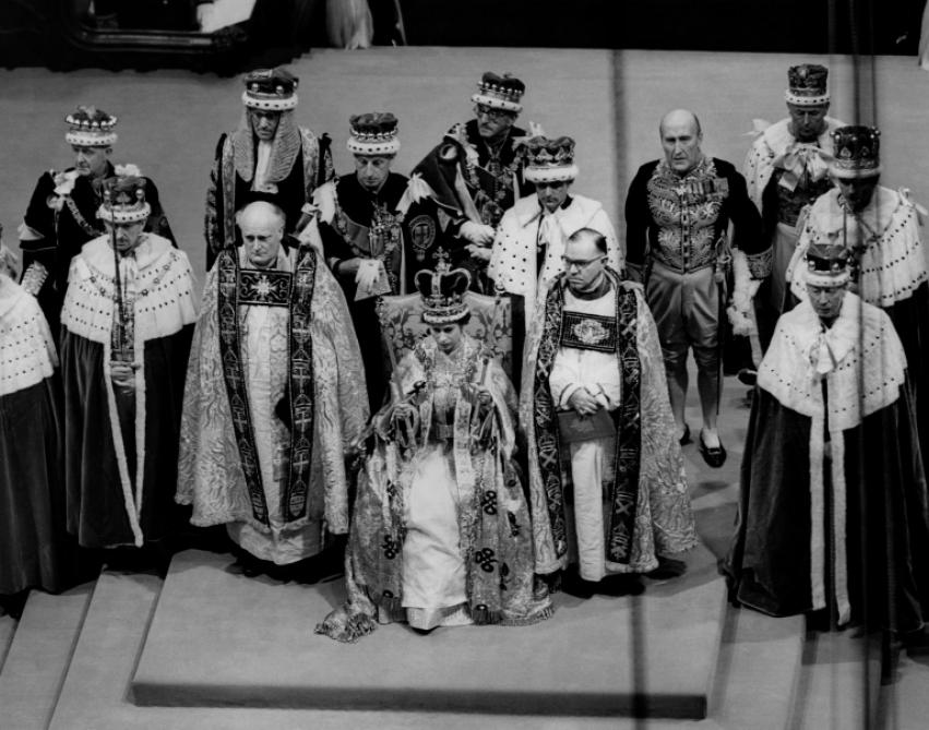 Le couronnement du monarque britannique, cérémonie unique et grandiose