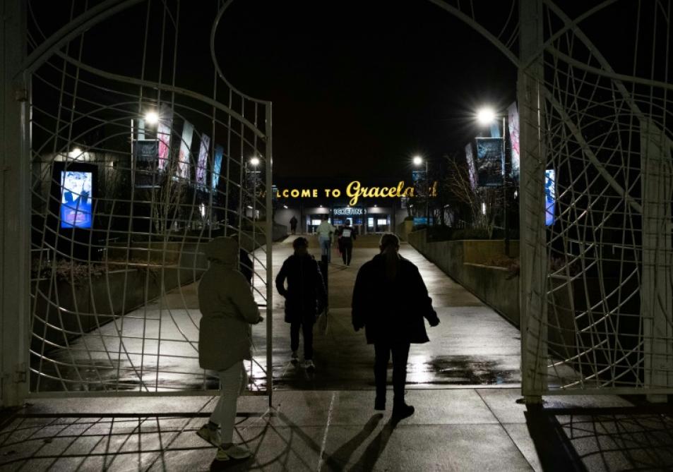 Dernier hommage à Graceland pour Lisa Marie Presley, qui repose près de ...