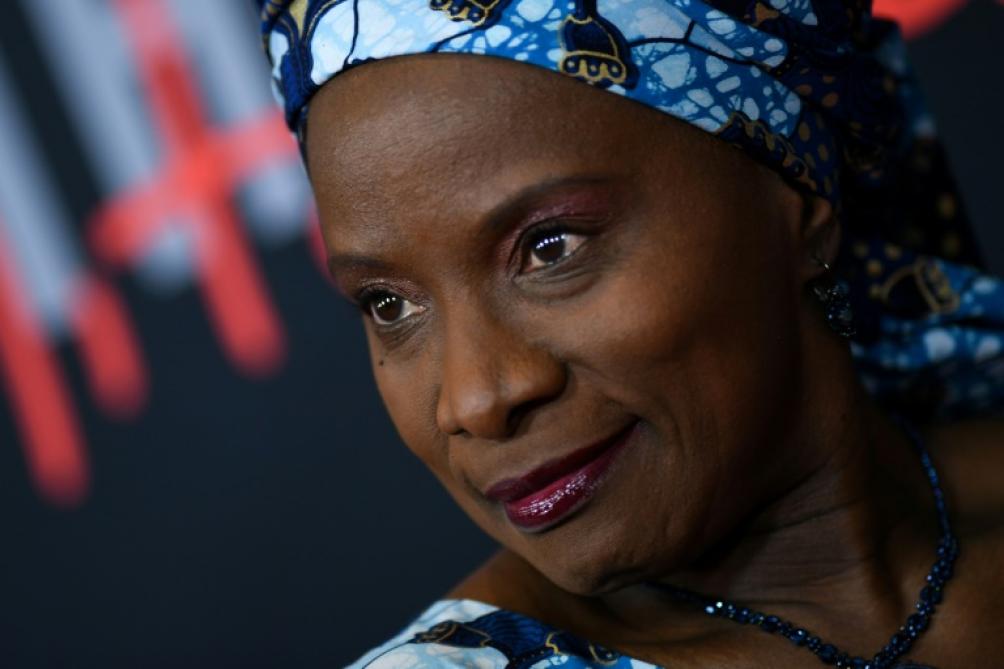 La chanteuse franco-béninoise Angélique Kidjo remporte le prestigieux ...