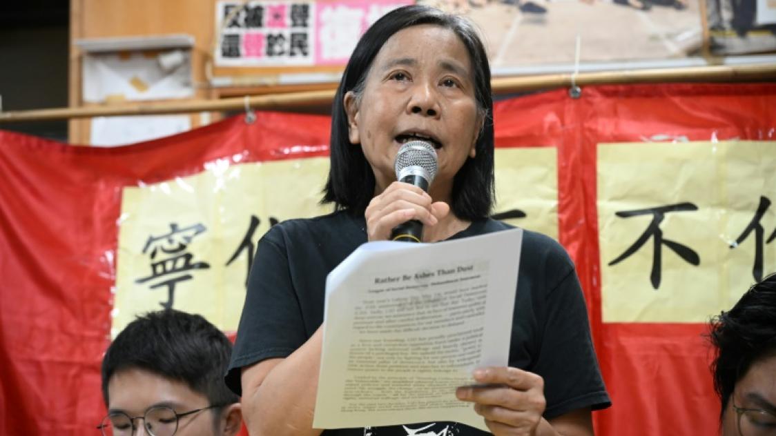 Hong Kong: dissolution de l'un des derniers partis d'opposition face à une "immense" pression