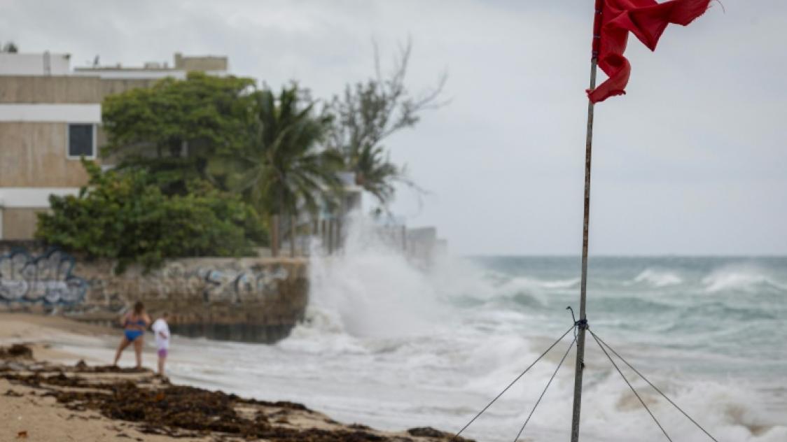 L'ouragan Erin se renforce à nouveau à l'approche des Bahamas