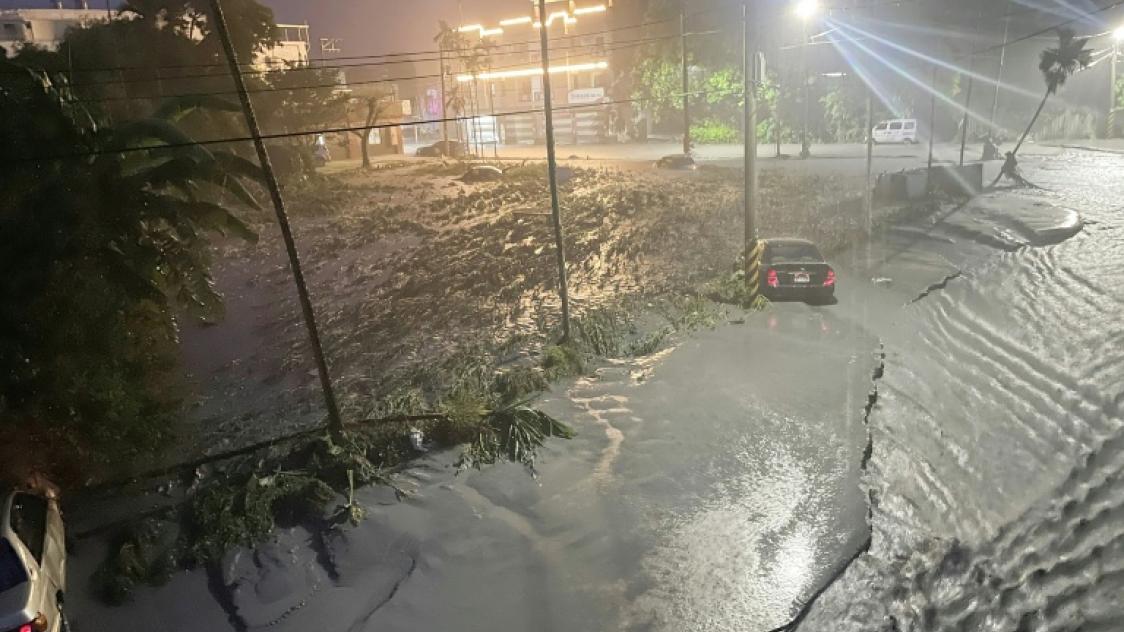 Hong Kong en alerte maximale face au super typhon Ragasa, 14 morts à Taïwan