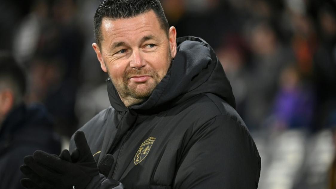 Ligue 1: Pierre Sage, la force tranquille de Lens