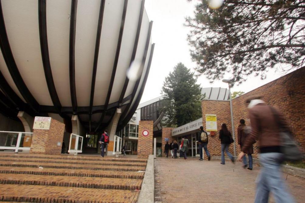 Sécurité sur le campus Croix-Rouge à Reims, des étudiants réclament des ...