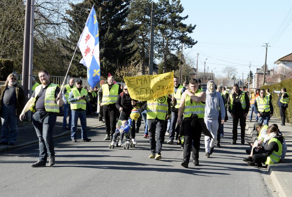 A Marle, gilets et syndiqués réunis pour bloquer l’entrée de l’usine Bayer