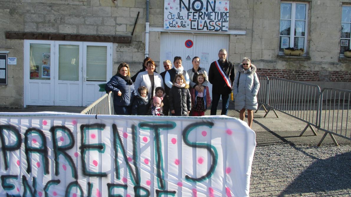 À Besmé et Camelin, les écoles bloquées par les parents À Besmé et Camelin, les écoles bloquées par les parents
