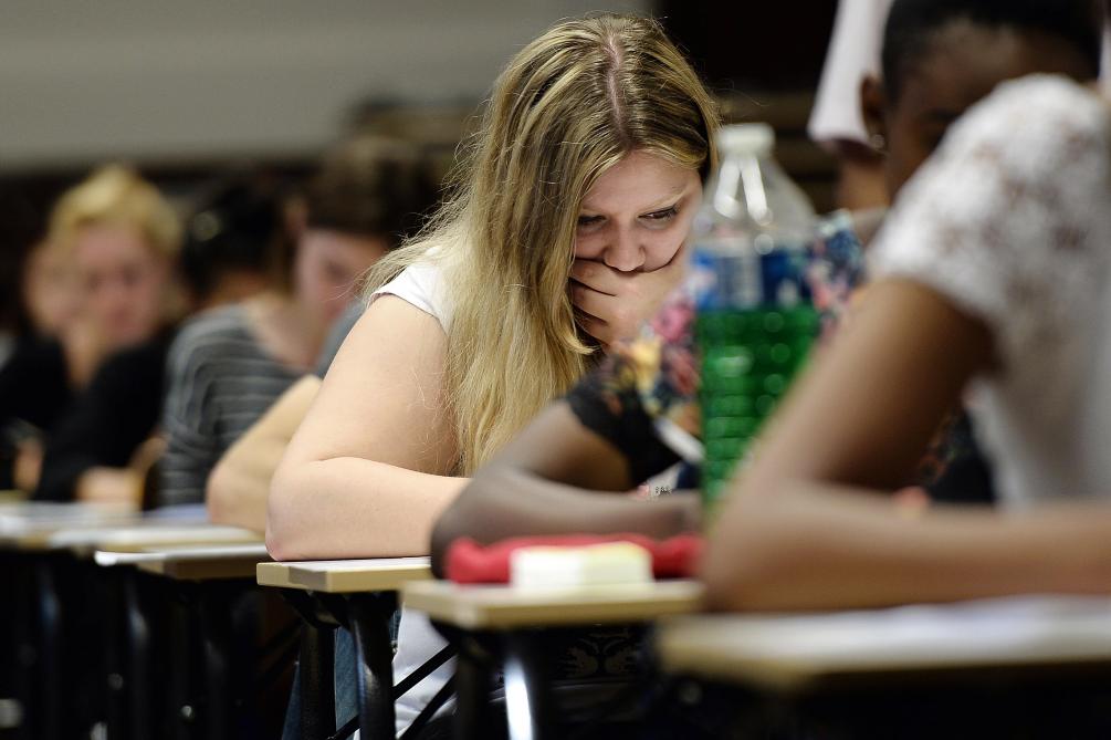 Bug de Parcoursup : « impossible » de connaître le nombre de candidats ...