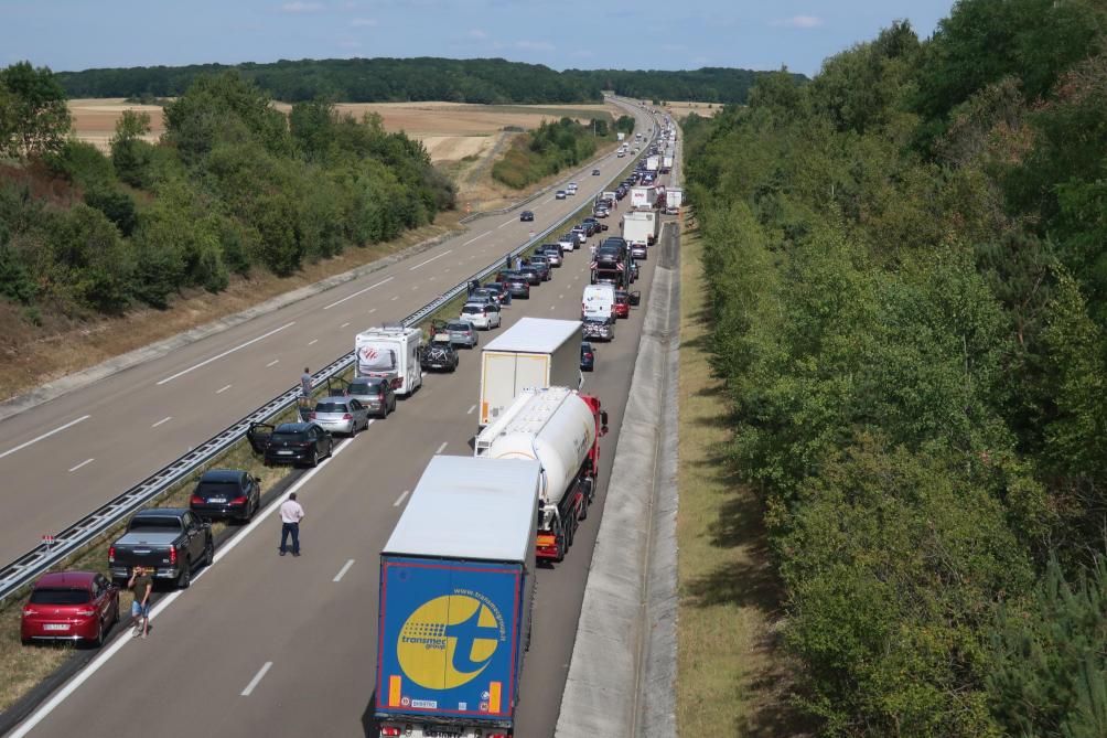 Accident sur l’autoroute A5 : plus de 6 km de bouchon