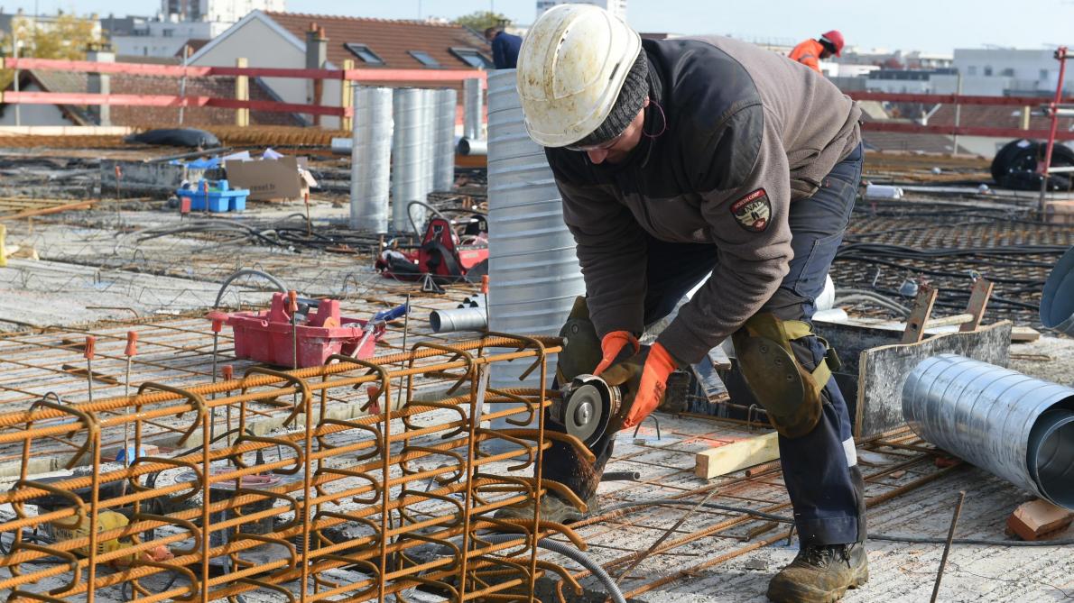 PHOTOS. Avec un grutier à Reims à 30 mètres au-dessus de la ville