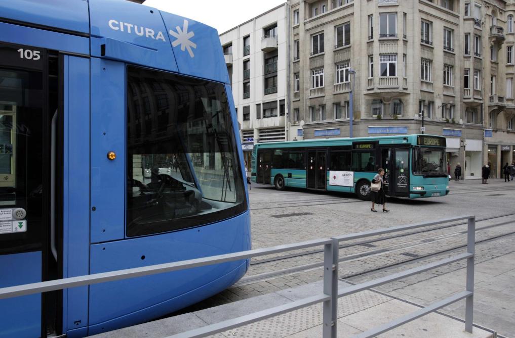 A Reims, le retour d’ expérience des usagers des bus et du tramway ...