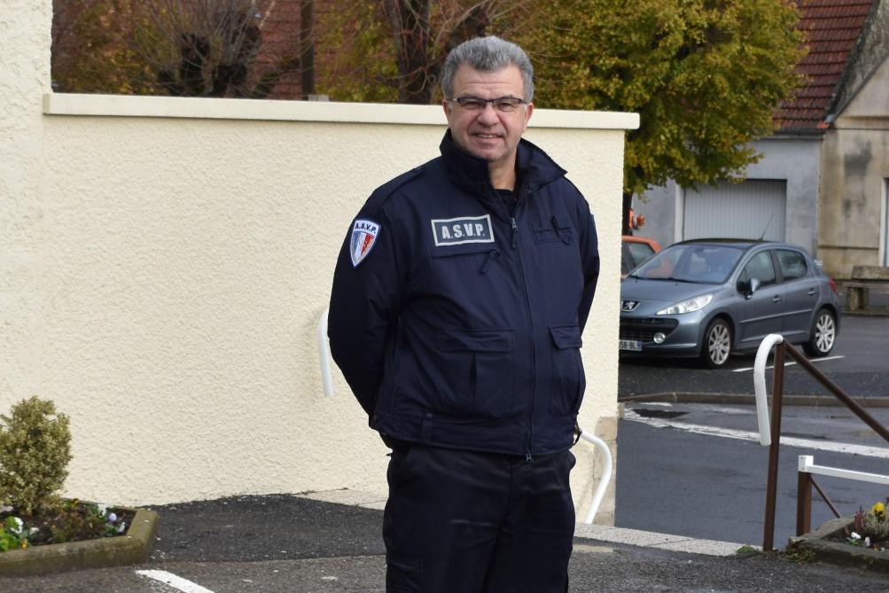 Éric Carlier explique sa mission de surveillance de la voie publique à ...