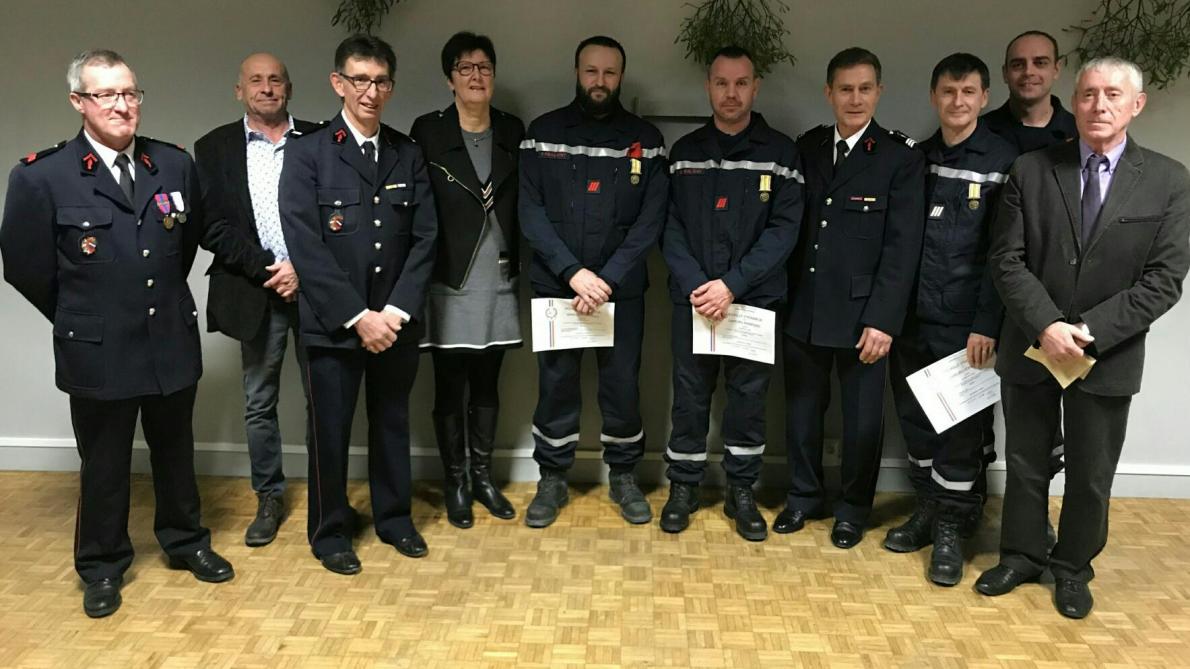 Médailles et promotions pour les pompiers de Saint-Benoit-sur-Seine