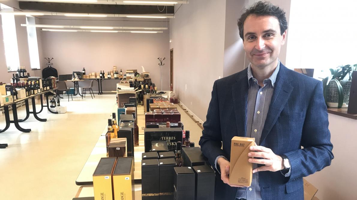 Givet : une vente aux enchères, ultime hommage au couple Dave-Woelfel