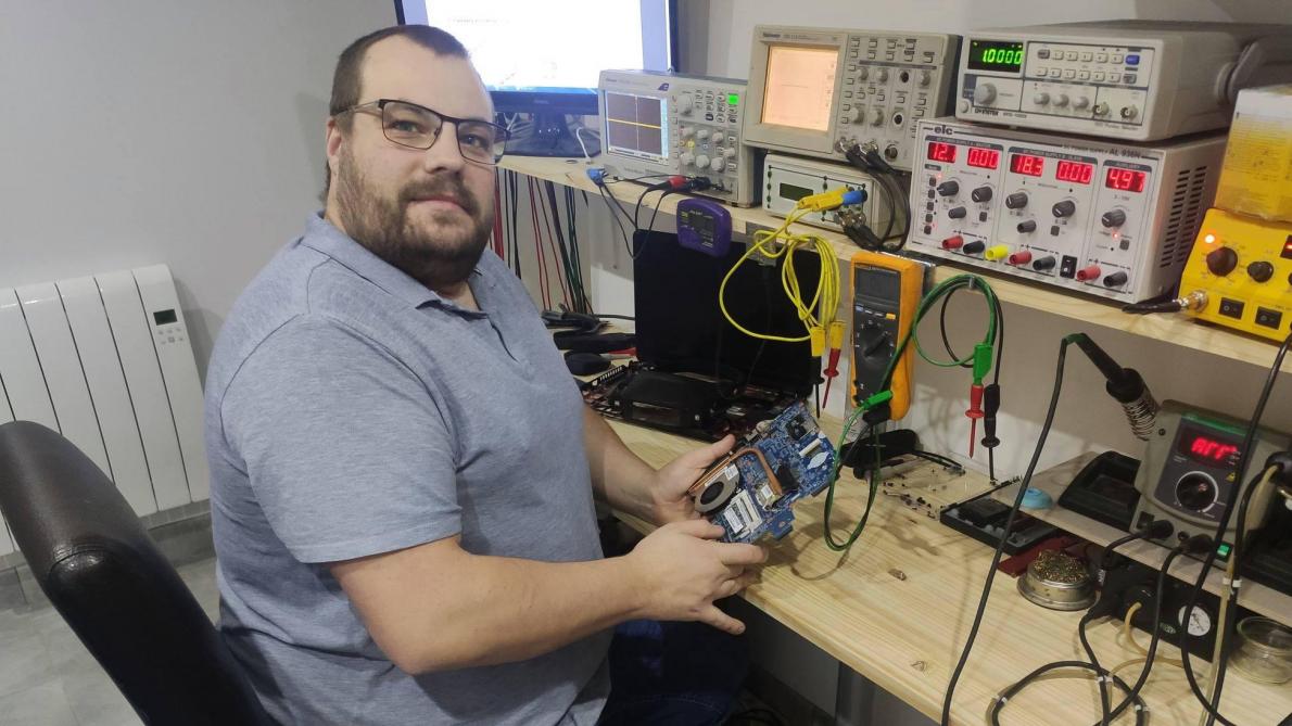 Revin : il vient à domicile pour de la réparation électronique