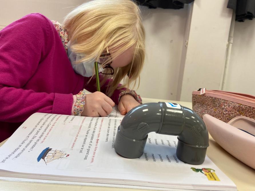 VIDÉO. À Reims, des élèves de CP adoptent des « chuchoteurs » pour ...