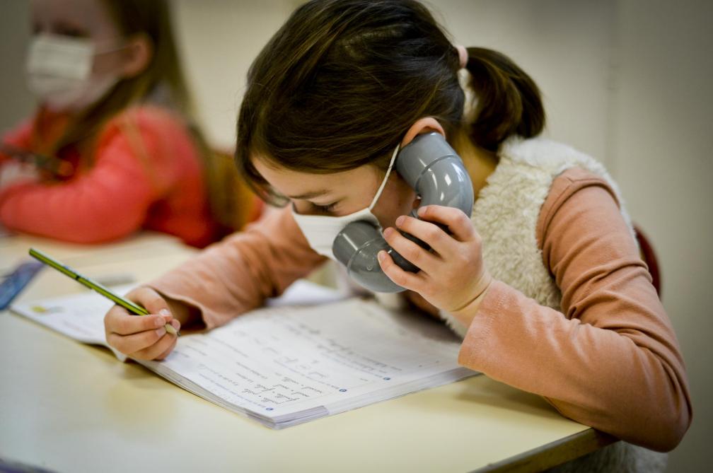 VIDÉO. À Reims, des élèves de CP adoptent des « chuchoteurs » pour ...