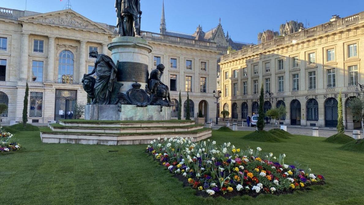 Reims: la place Royale transformée en une nuit!