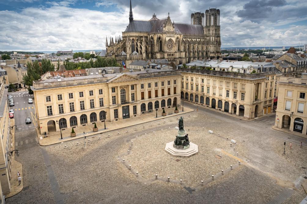 VIDÉO. Monuments de Reims vus autrement : La place Royale, plus de 260 ...
