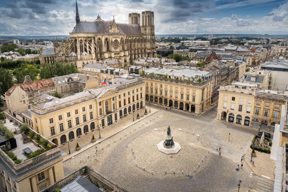 VIDÉO. Monuments de Reims vus autrement : La place Royale, plus de 260 ...