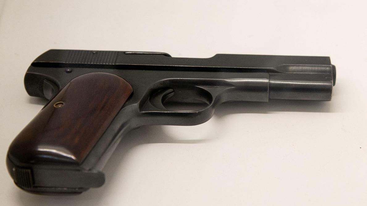 Le Colt 45 du célèbre gangster Al Capone va être mis aux enchères en ...