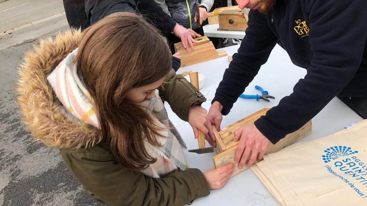 Construire un nichoir ce mercredi sur le village de Noël de Saint-Quentin