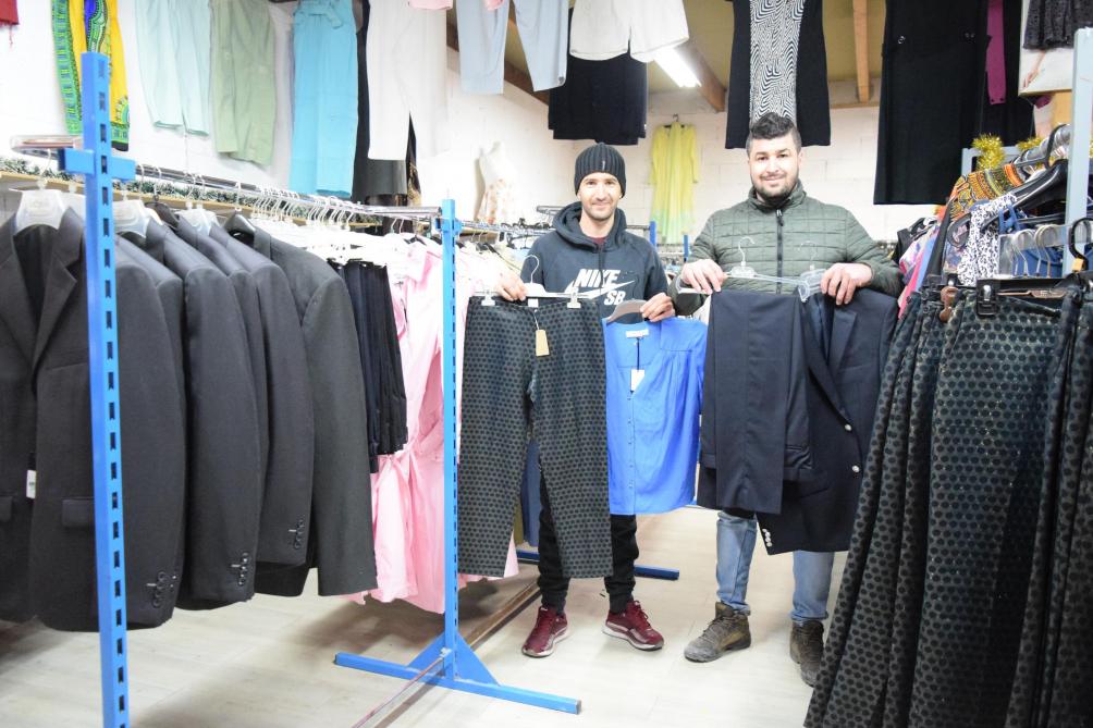 Des habits neufs à prix cassés à Emmaüs à Tours-sur-Marne