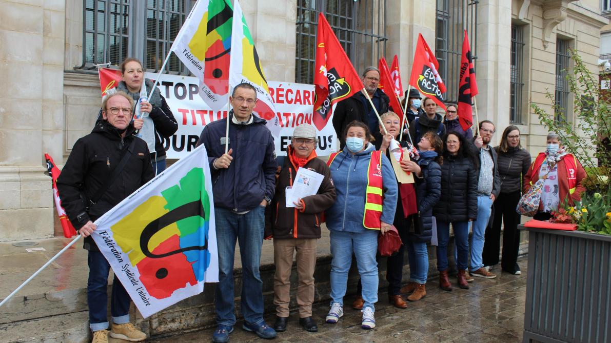Manifestation des AESH à Troyes: «Il faut investir pour ces jeunes à ...