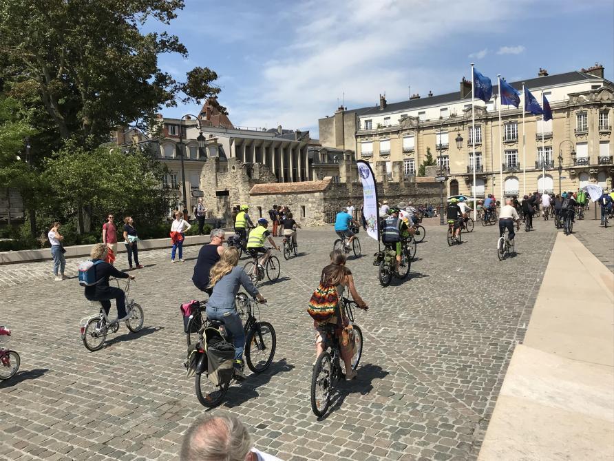 Venez découvrir Reims à vélo le 1er mai