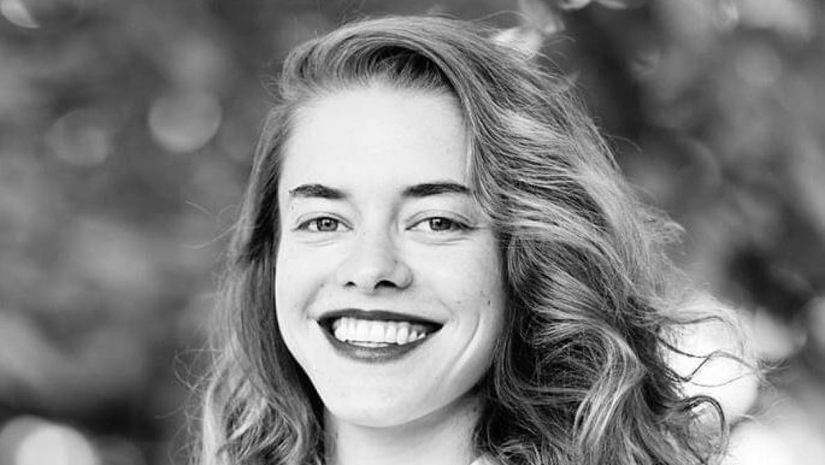 Jade Labeste, actrice et marraine de la Maison des femmes de Reims ...