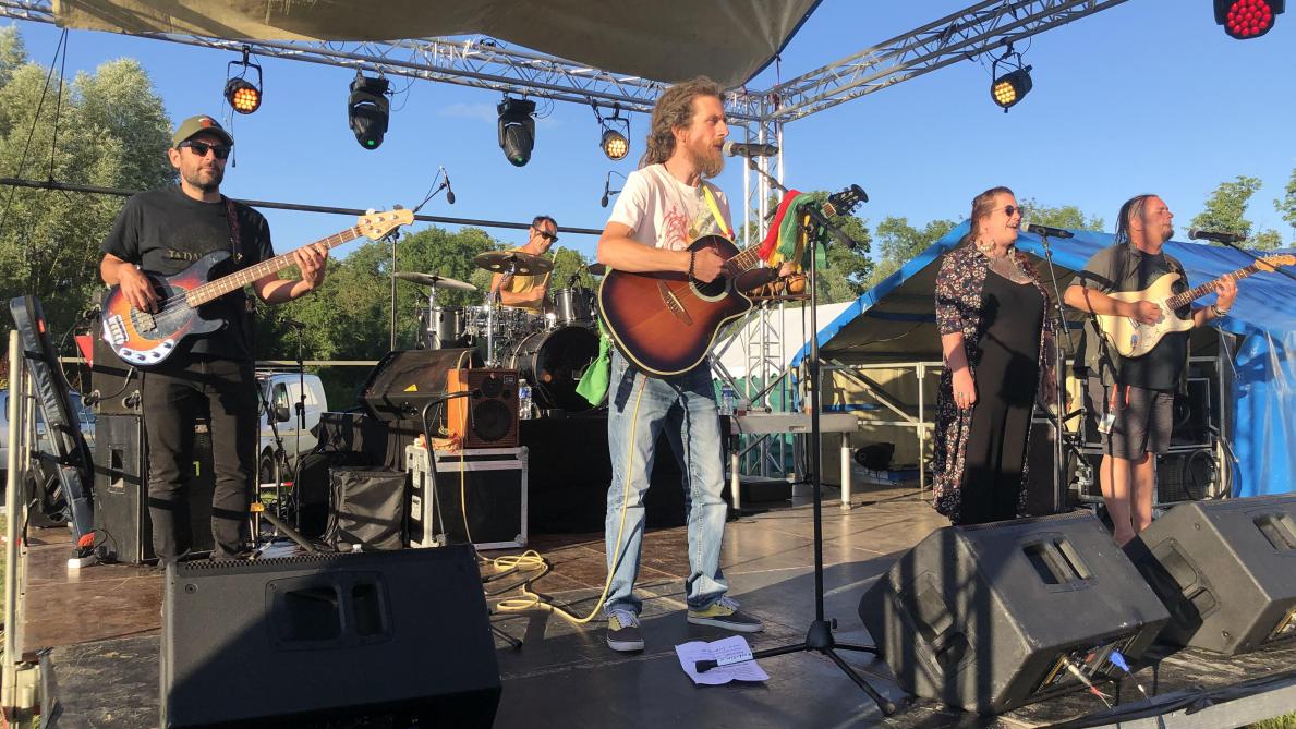 Saint-Just-Sauvage (Marne): Bière sur zik, c’est parti!