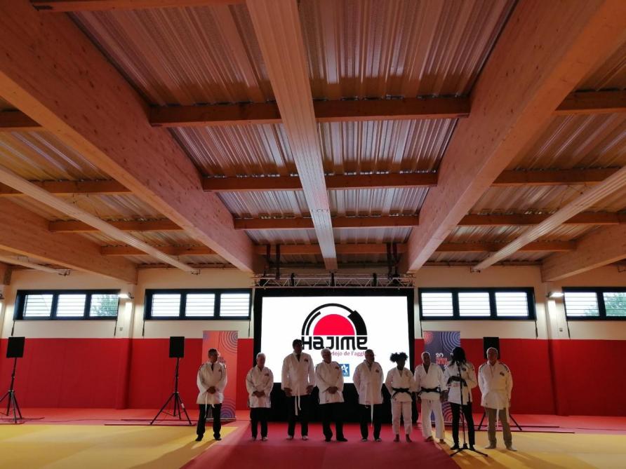 Le dojo et la halle des sports