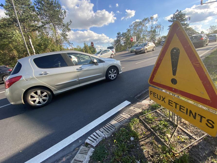 Feux en panne, vigilance requise