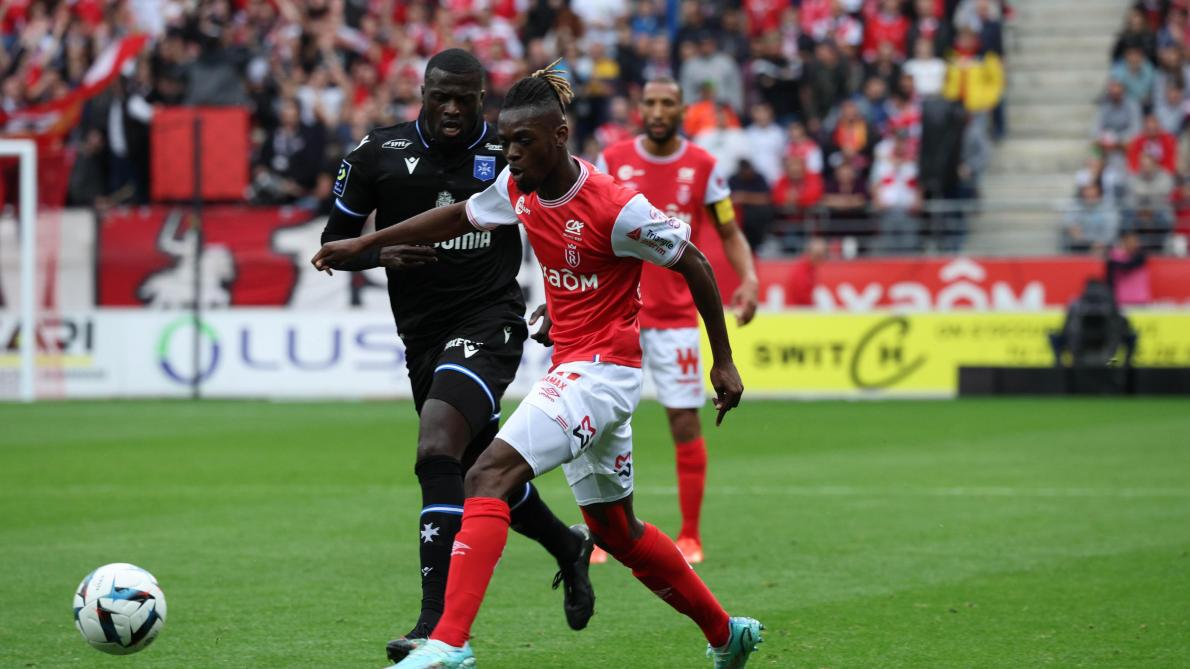 Football - Ligue 1. Le Rémois Bradley Locko suspendu un match