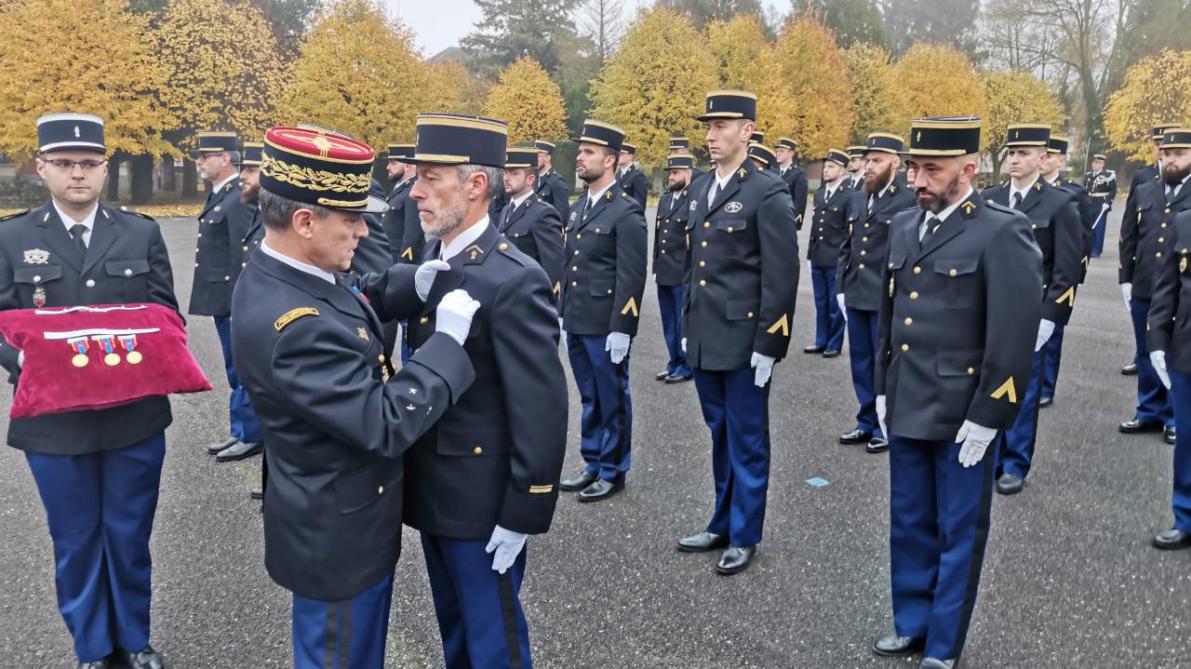 Chauny: le capitaine Fabrice Mauresa prend la tête de l’escadron à la ...