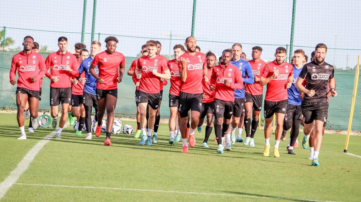 Football - Le Stade de Reims entre travail et déconnexion en Espagne