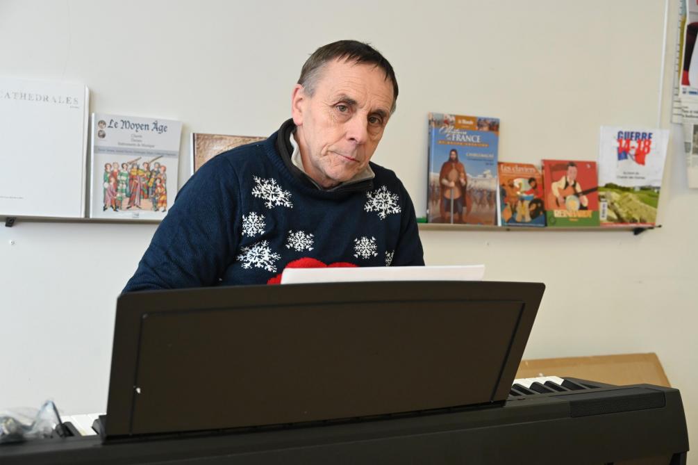 Au collège Charlemagne de Laon, Jacky Tellier connaissait la musique