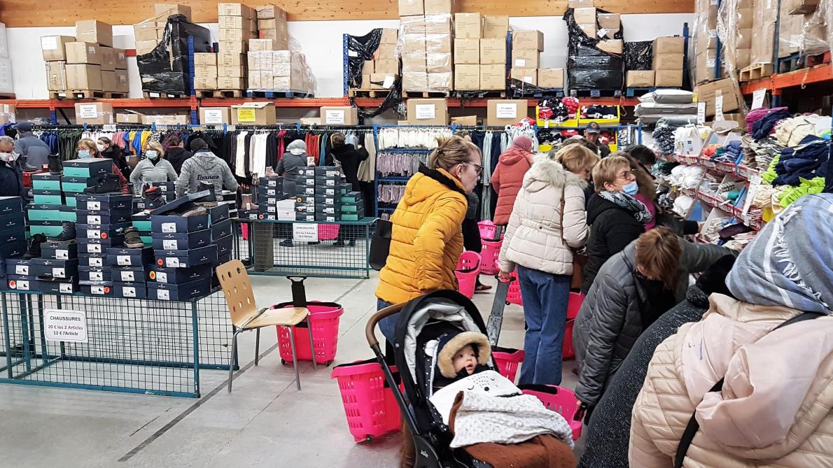 Grande affluence à la braderie Mailles et Dentelles à Romilly-sur-Seine
