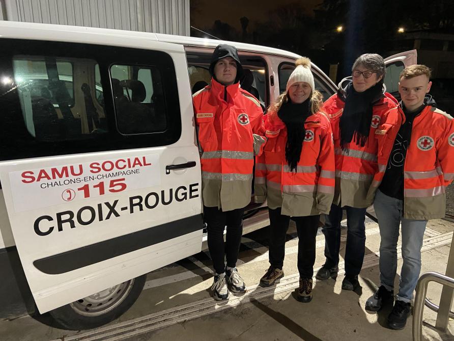 Les maraudes de la Croix-Rouge sont indispensables en période de froid ...