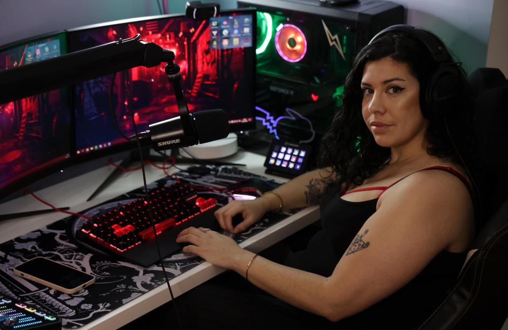 À Bogny-sur-Meuse, Queen AceOne, une reine du jeu vidéo et de l’animation dans le milieu du stream