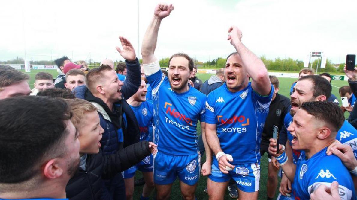 Après sa victoire, le RC Saint-André fête sa montée en Fédérale 3 de rugby