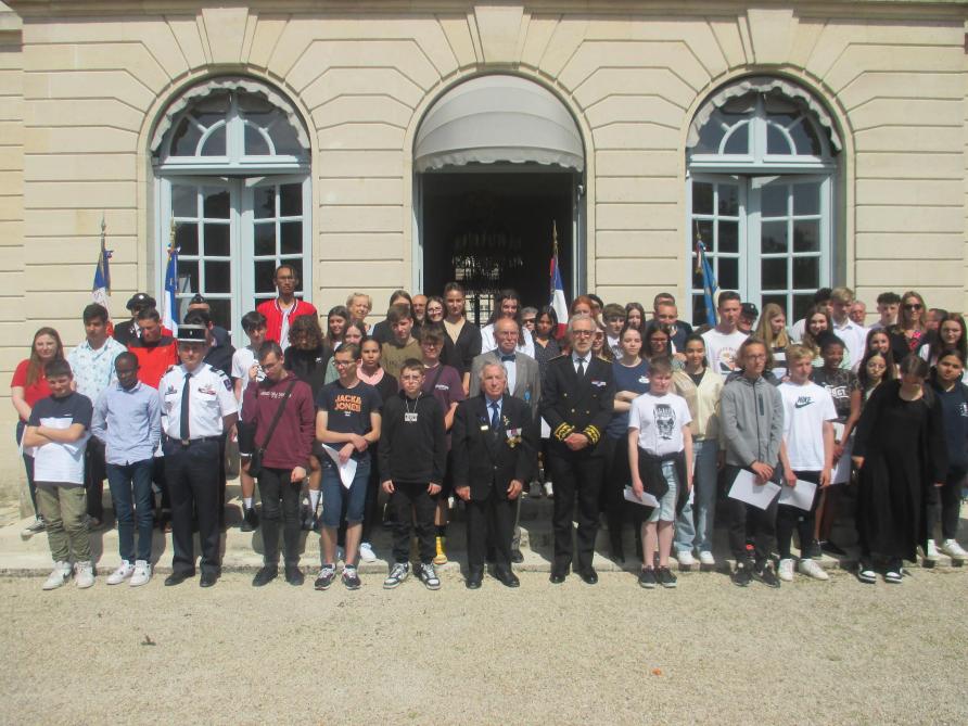 Les élèves du collège de Saint-Memmie s’informent sur le parcours de ...