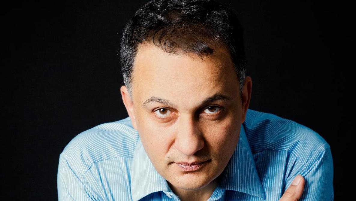 L’auteur québécois Elie Hanson en dédicaces à Charleville-Mézières et à ...