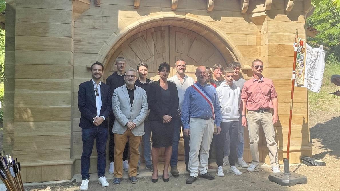 À Épaux-Bézu, les archers et les habitants sont fiers de leur chef d’œuvre