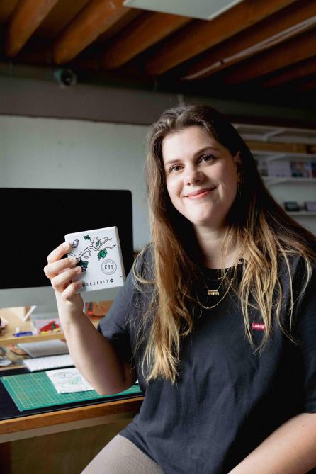 Les bougies Marsault lancent un modèle au CBD et recourent à une illustratrice rémoise pour le ...