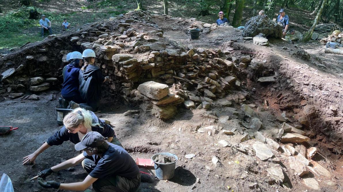 Les fouilles des archéologues se terminent au Vî Fournia des Hautes ...