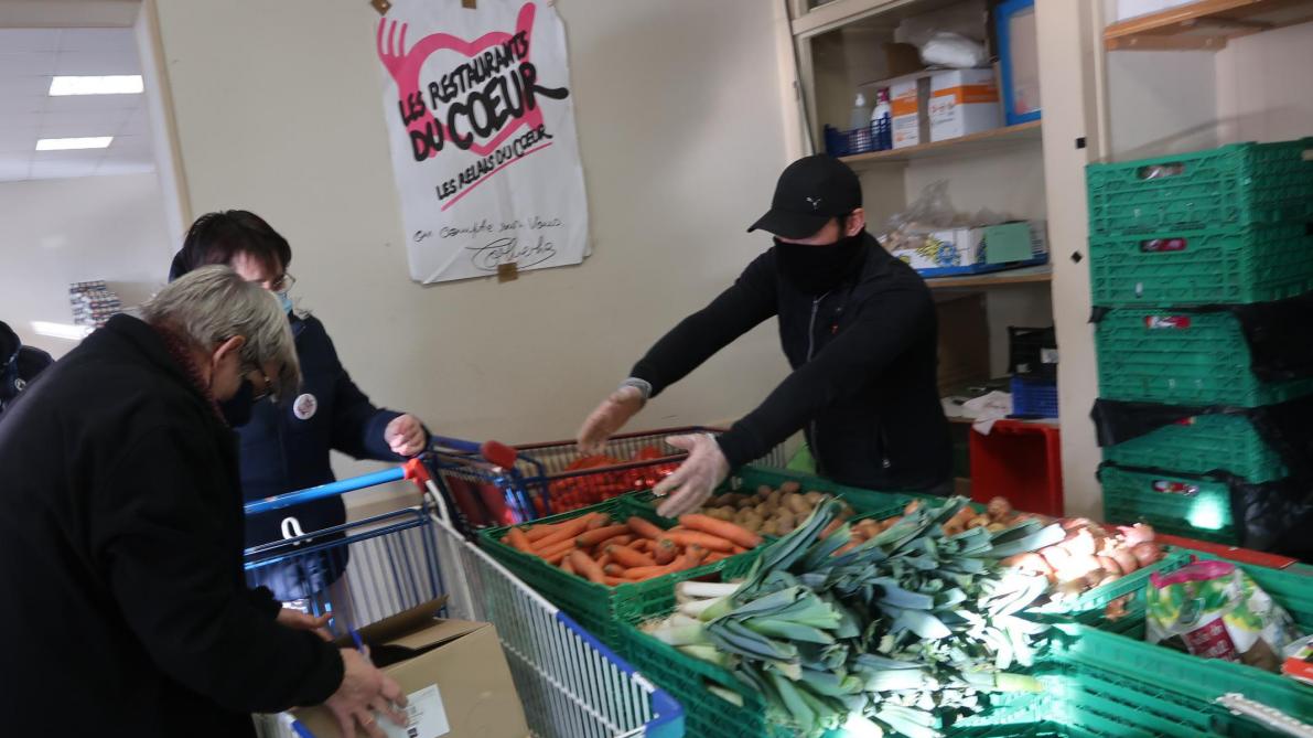 Entreprises, gouvernement, équipe de France de foot: des dons annoncés ...