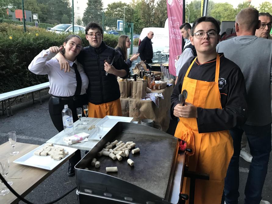 De jeunes lycéens de la restauration encadrent la soirée Promocash de ...