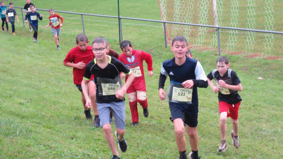450 élèves au cross du collège de Raucourt-et-Flaba