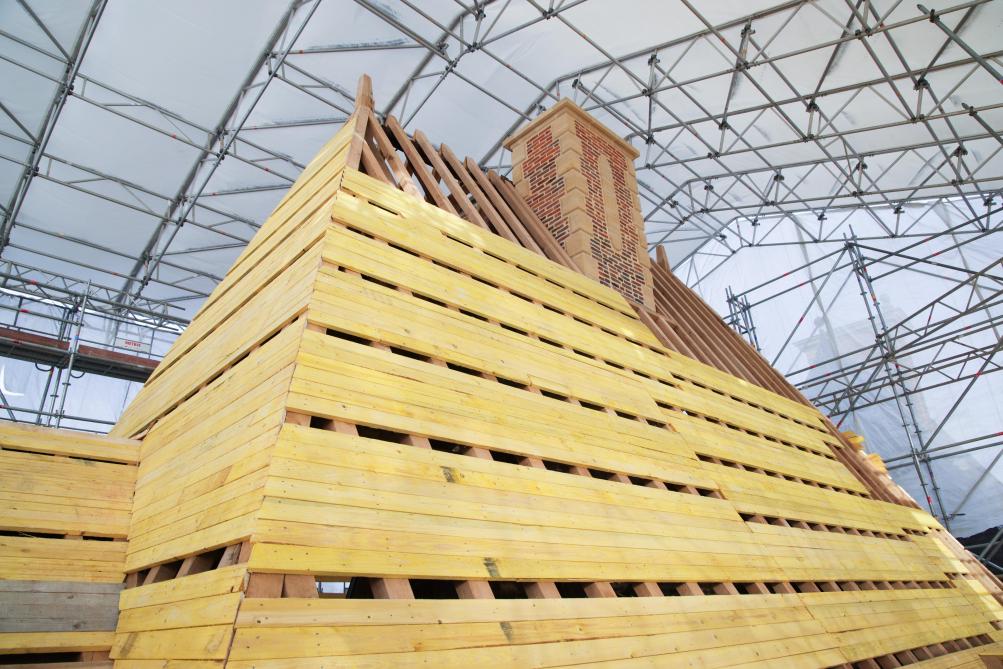 PHOTOS. Charleville-Mézières: sous le grand parapluie blanc, un ...