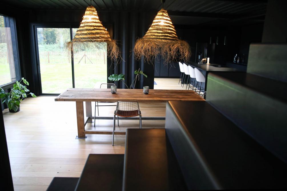 La maison de leur rêve est construite avec des containers à Savy